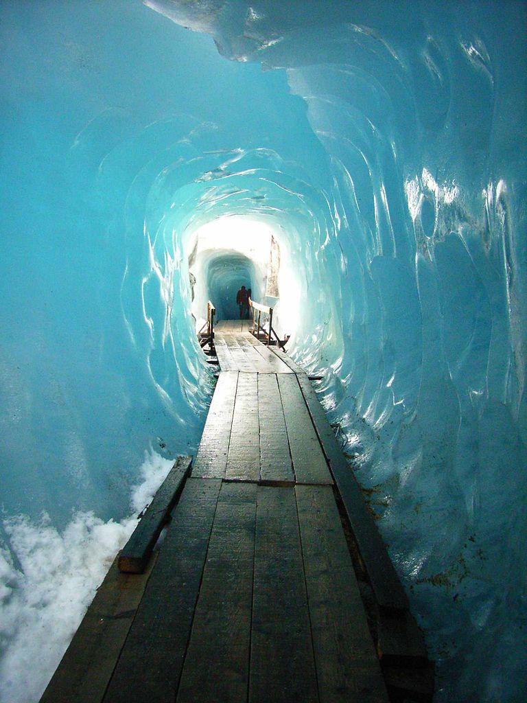 Eisgrotte (Rhonegletscher) | FreizeitMonster