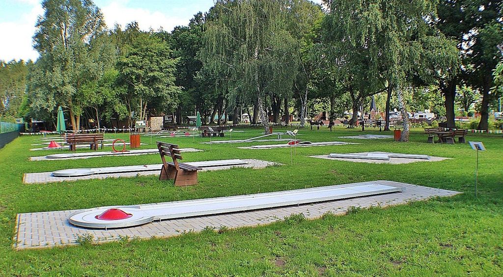 Minigolf in der Ministadt | FreizeitMonster