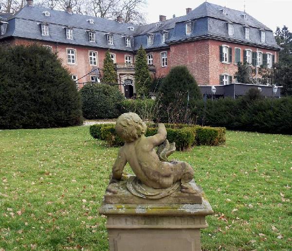 Burgen und Schlösser in und um Erftstadt | FreizeitMonster