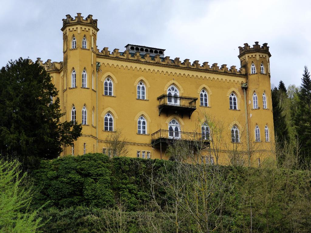 Schloss Hüttenstein | FreizeitMonster